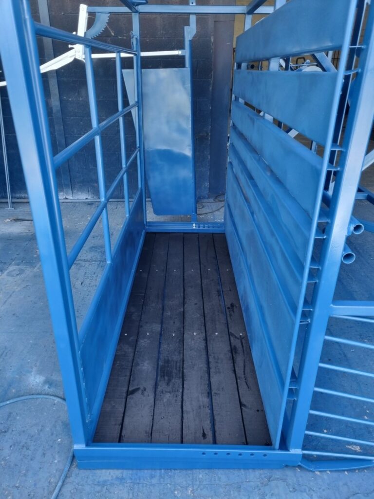 Cattle Operating Table | Livestock and Cattle For Sale